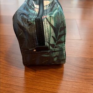 ALOHA Collection | Bags | Aloha Collection Black And Pink Travel Bag ...